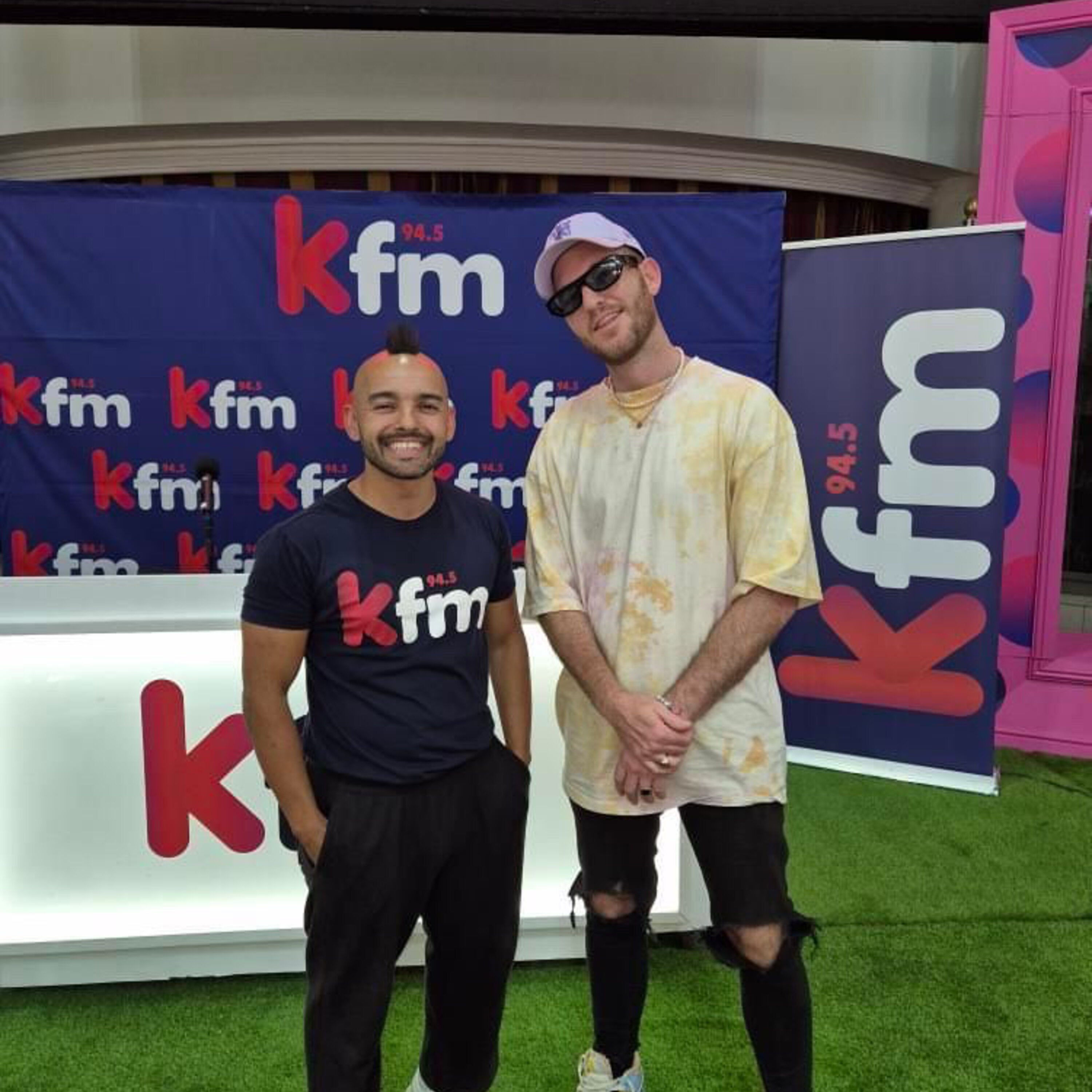 Kyle Deutsch joins Carl Wastie on the Kfm Top40 to chat about his new single Dangerous
